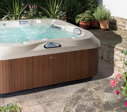 Vířivka Jacuzzi J315 | EuroWellness